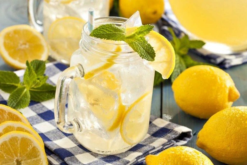3 Things You Didn’t Know About Lemons and Alkaline Water